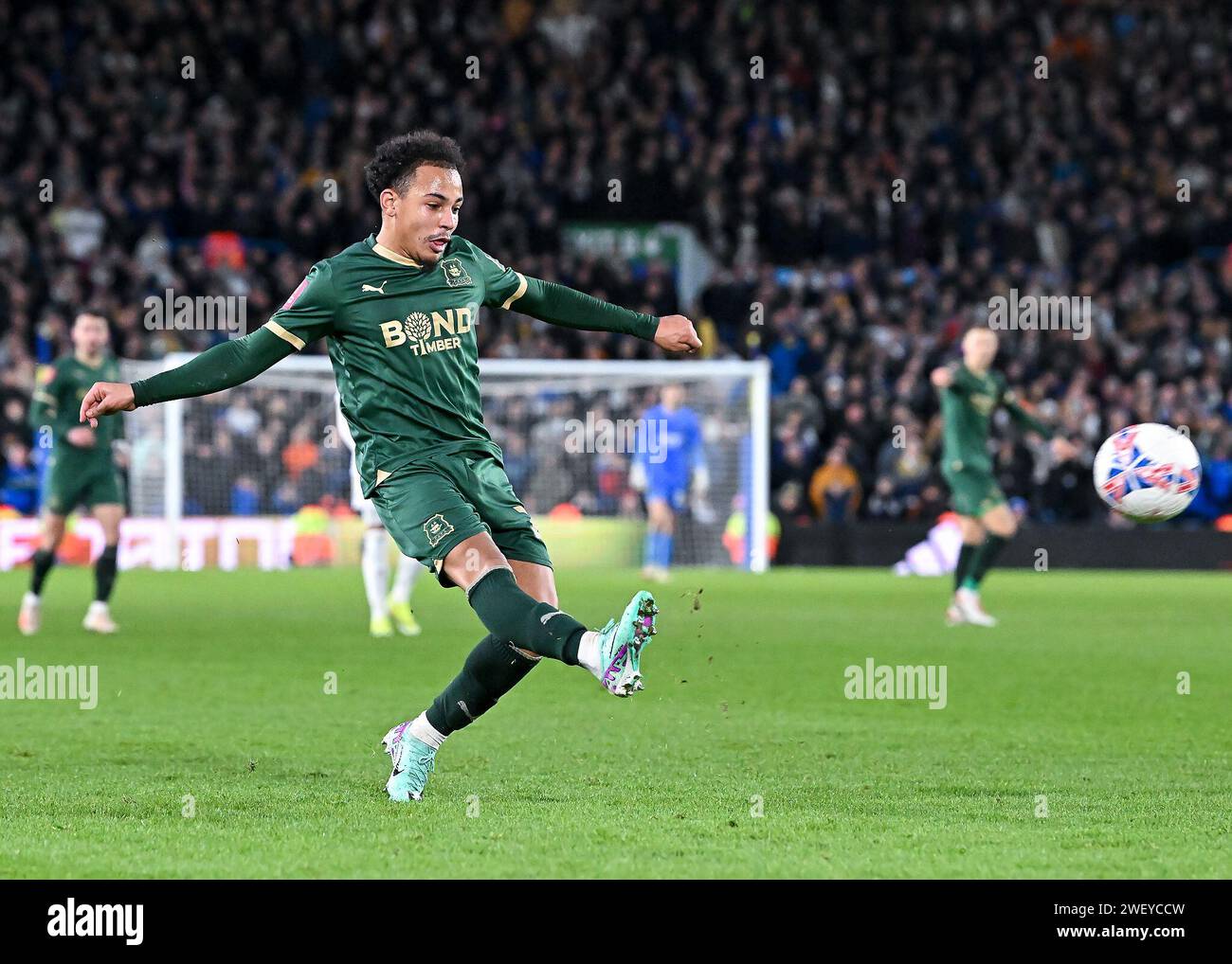 Matthew Sorinola of Plymouth Argyle crosses the ball during the ...