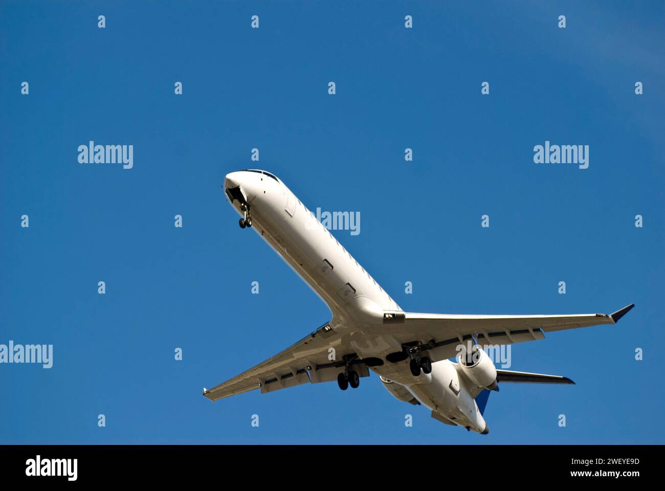 Midair aviation hi-res stock photography and images - Alamy