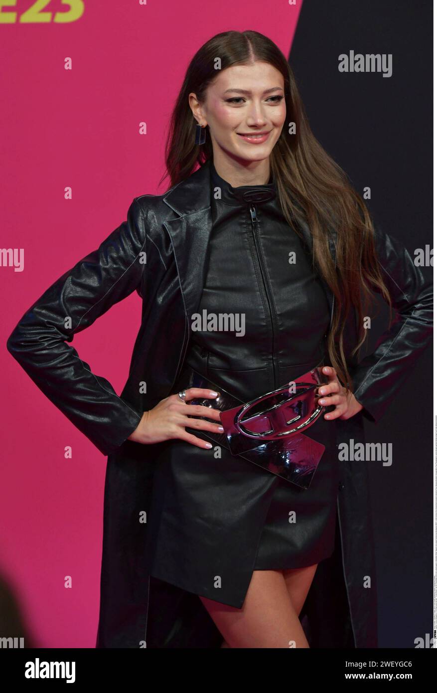 Leony Sängerin 11/23 thg Leony bei der 1Live Krone am 30. November 2023 ...