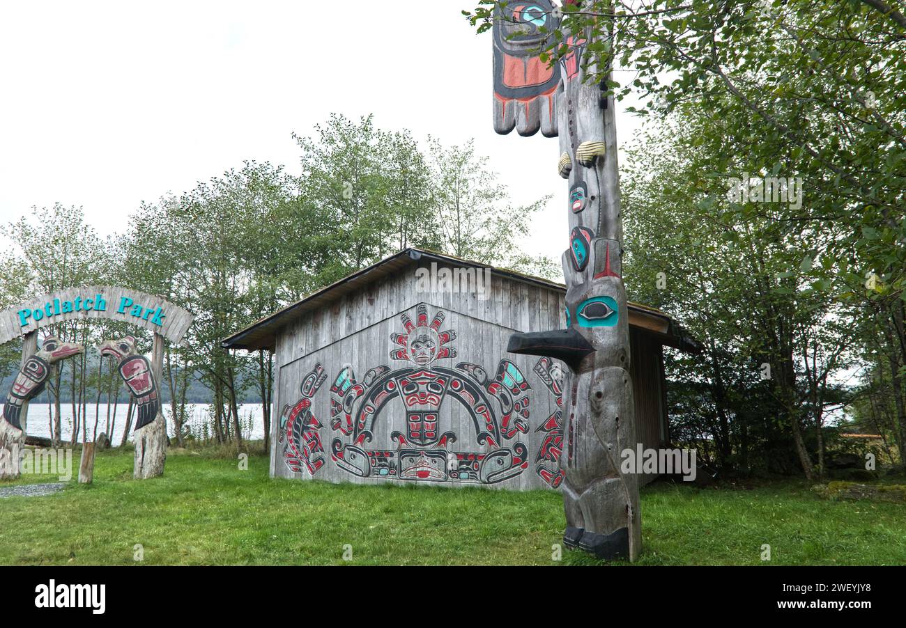 Potlatch, Park, Alaska totem pole Stock Photo - Alamy