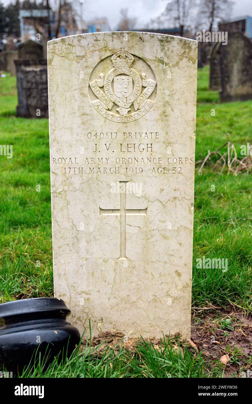 Commonwealth War Grave of J. V. Leigh. Weaste Cemetery, Salford Stock ...