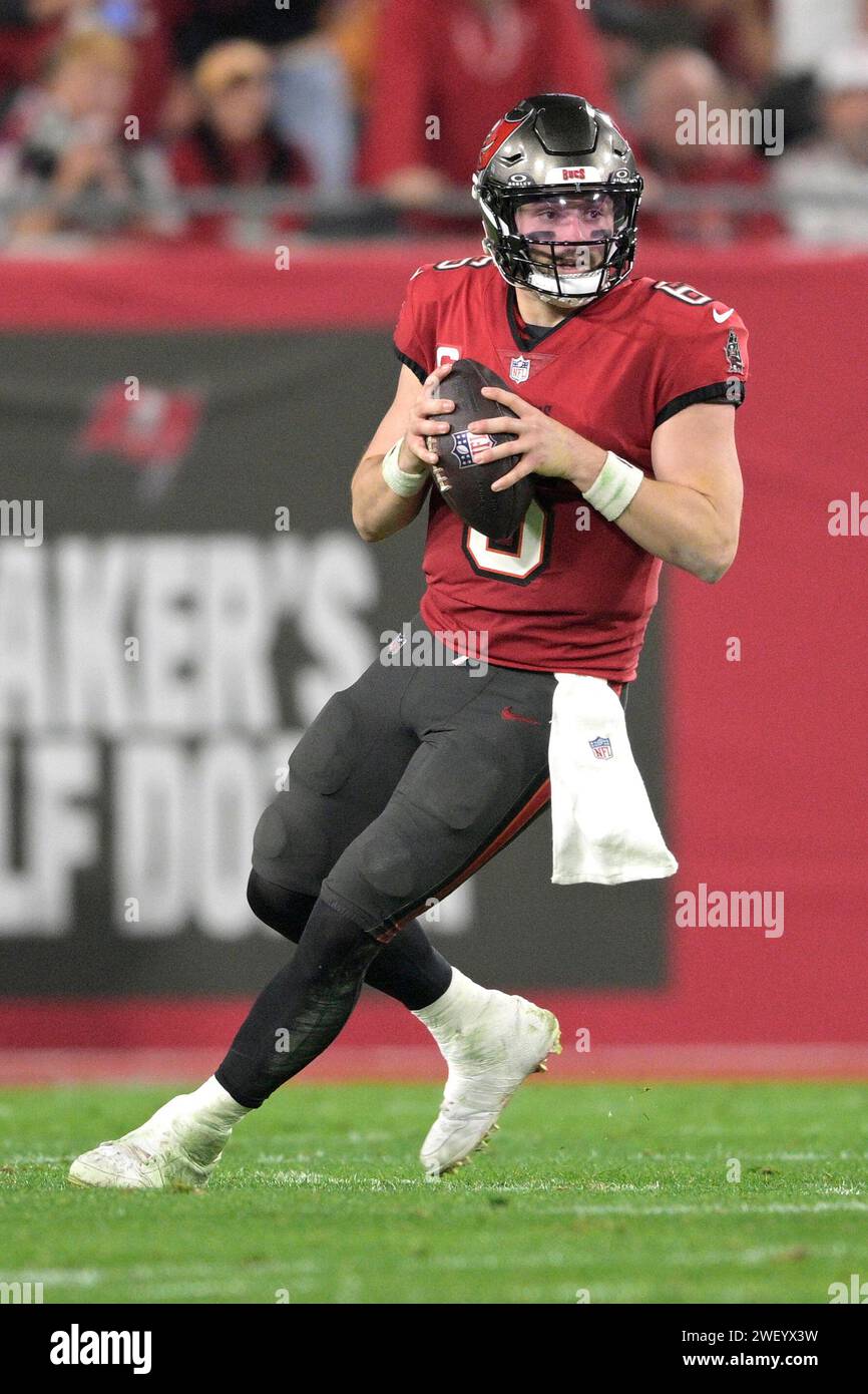 Tampa Bay Buccaneers quarterback Baker Mayfield (6) looks for a ...