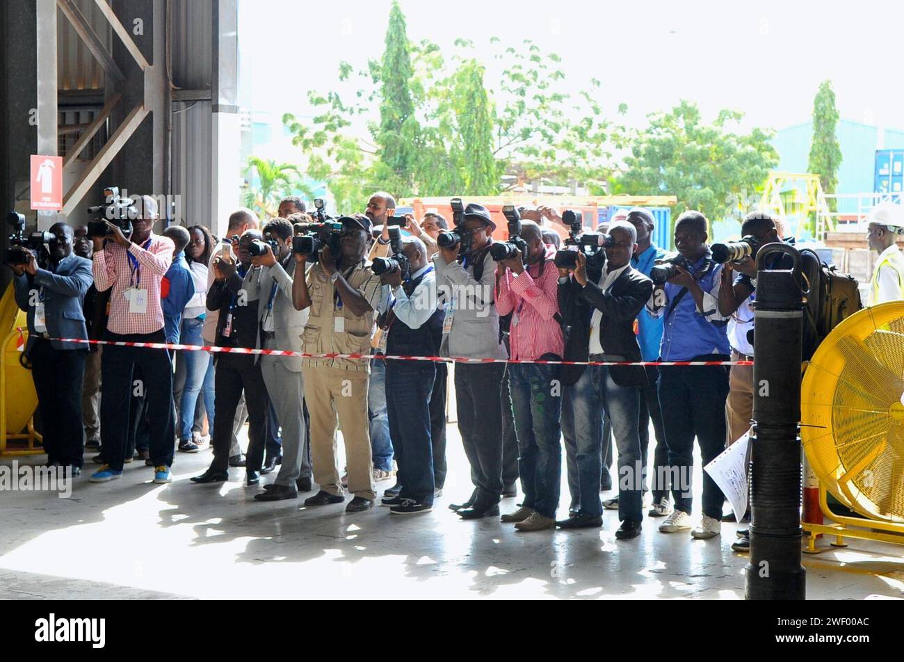 Angolan Media Covers Secretary John Kerry's Visit to Sonils Compound in ...