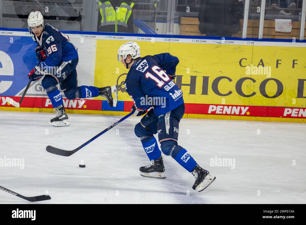 Max gildon hi-res stock photography and images - Alamy