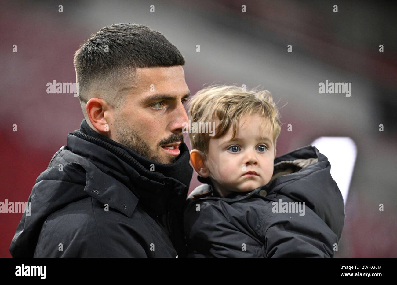 Stuttgart, Deutschland. 27th Jan, 2024. nach Spielende: Torwart Fabian ...