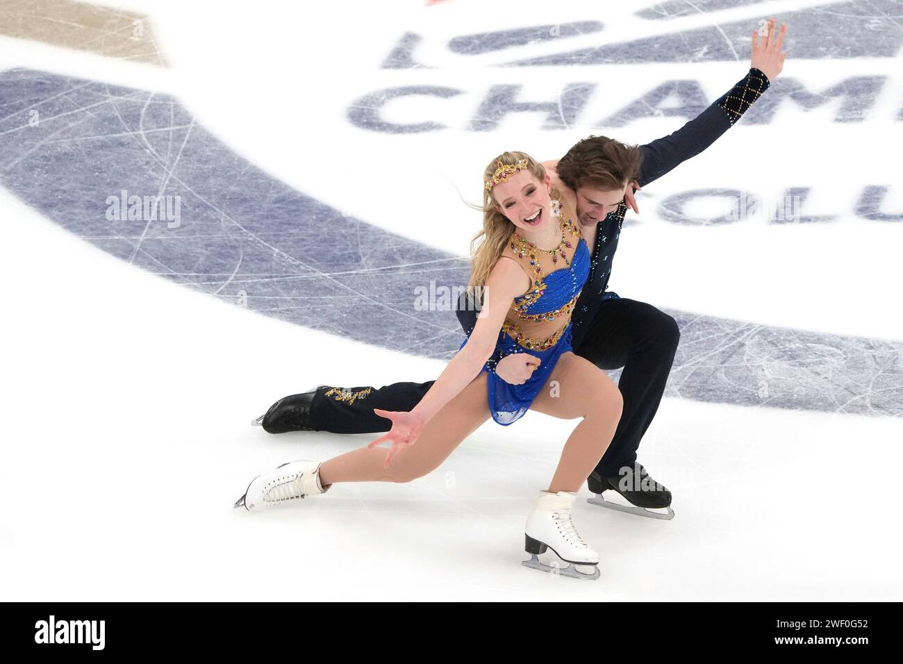 COLUMBUS, OH - JANUARY 27: Eva Pate and Logan Bye skate in the Ice ...