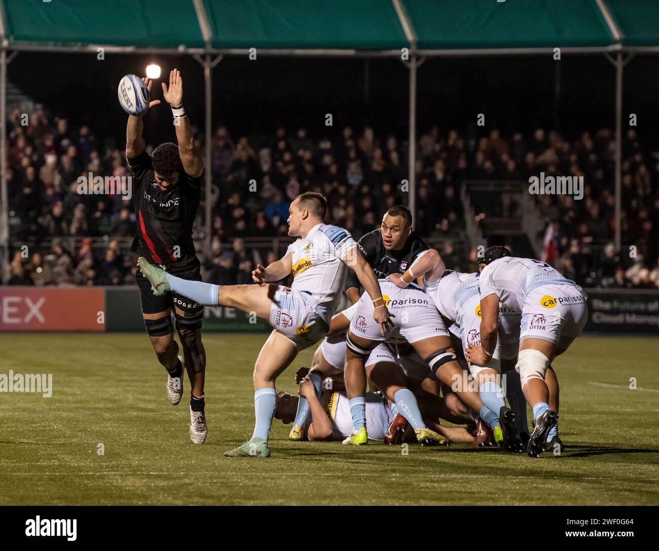 London, UK. 26th Jan 2024. Saracens Theo McFarland and Exeter Chiefs ...