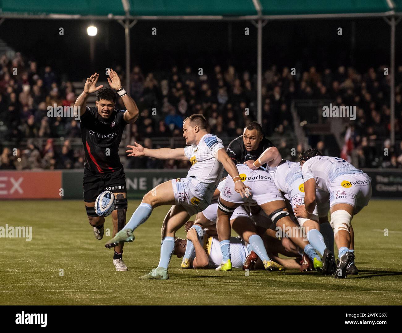 London, UK. 26th Jan 2024. Saracens Theo McFarland and Exeter Chiefs ...