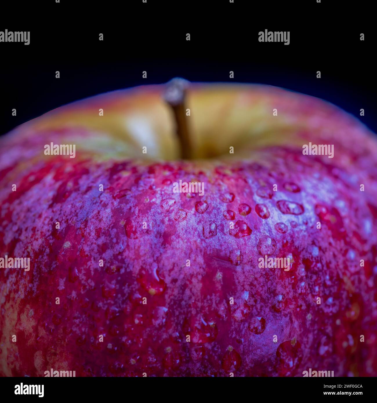 Crunchy apple hi-res stock photography and images - Alamy