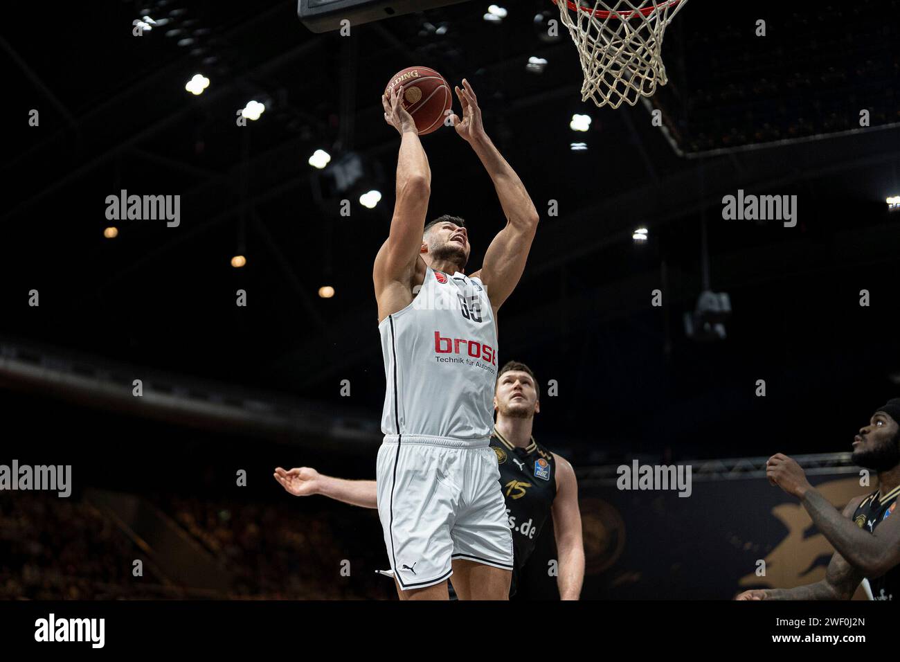 Braunschweig, Deutschland. 27th Jan, 2024. Filip Stanic (Nr. 65 Bamberg ...