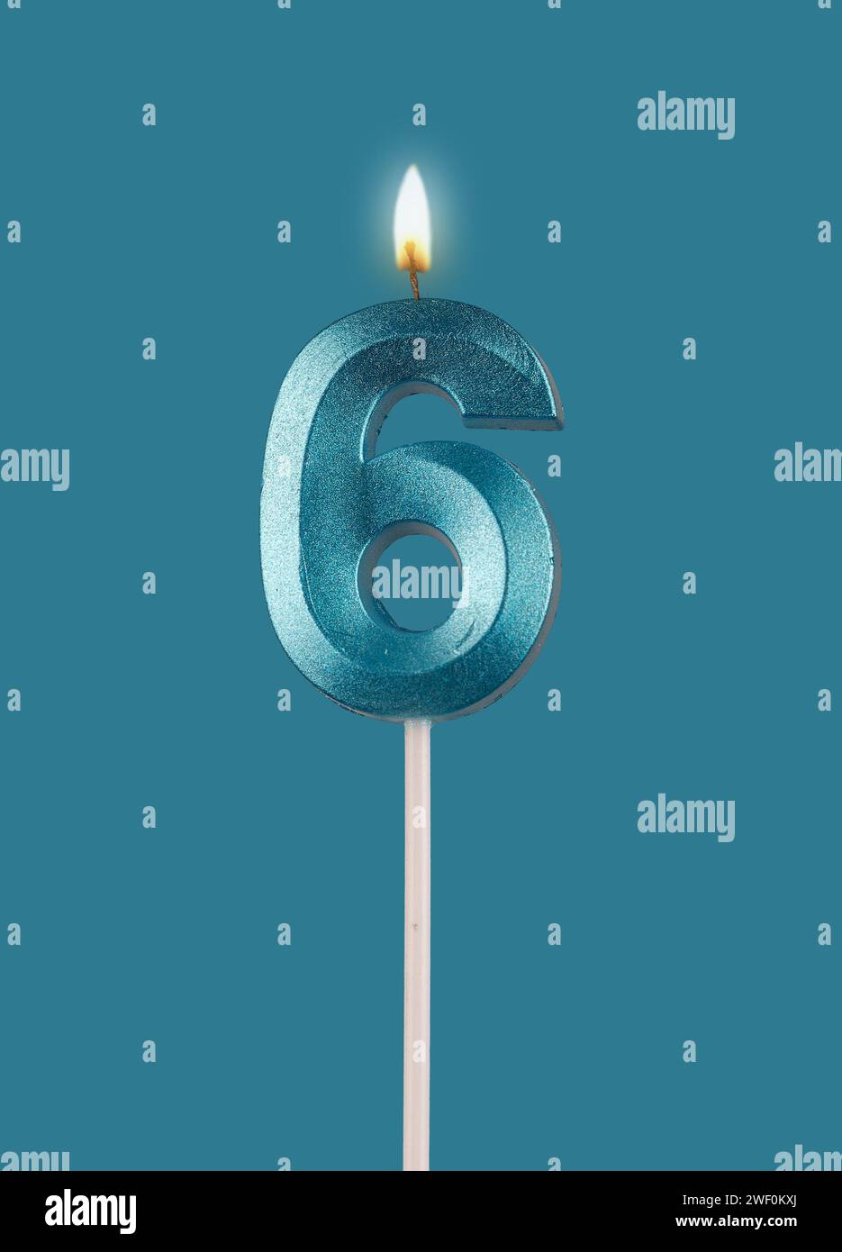 Six year old birthday party hi-res stock photography and images - Alamy