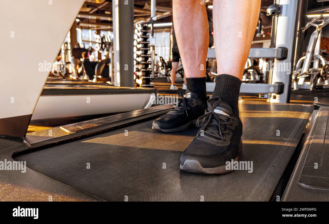 Treadmill machine hi-res stock photography and images - Alamy
