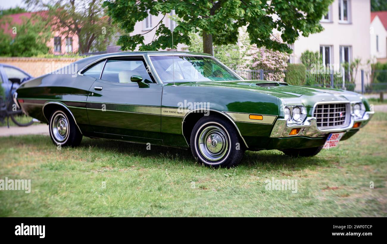 1972 ford gran torino hi-res stock photography and images - Alamy