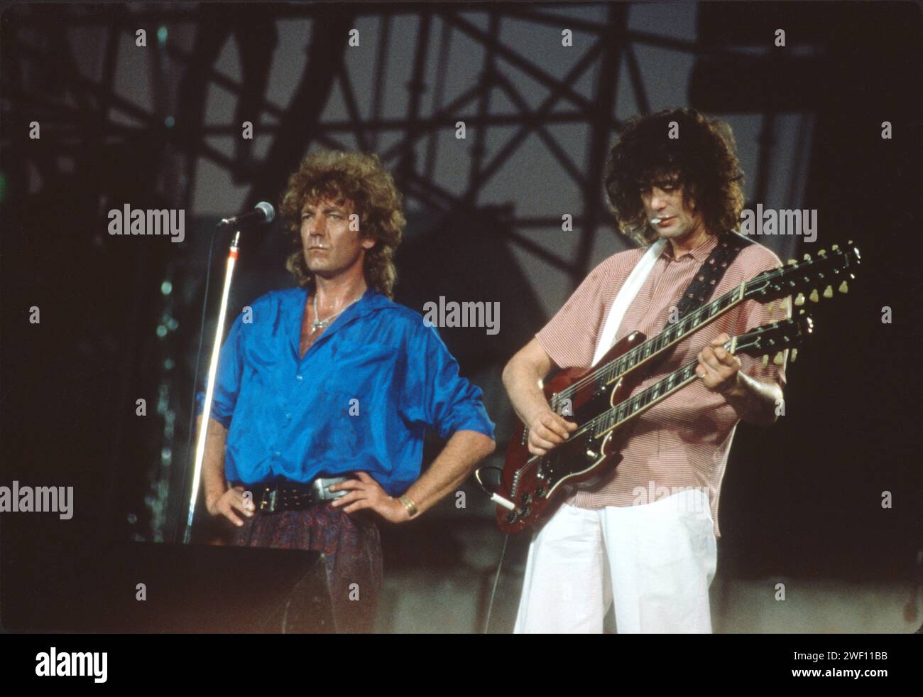1985 Robert Plant Jimmy Page at LIVE AID concert John Barrett/PHOTOlink.net Stock Photo - Alamy