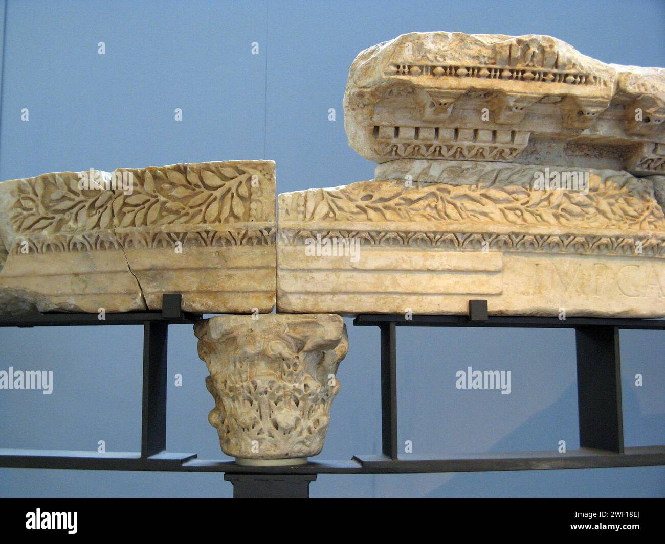 The capital and entablature hi-res stock photography and images - Alamy