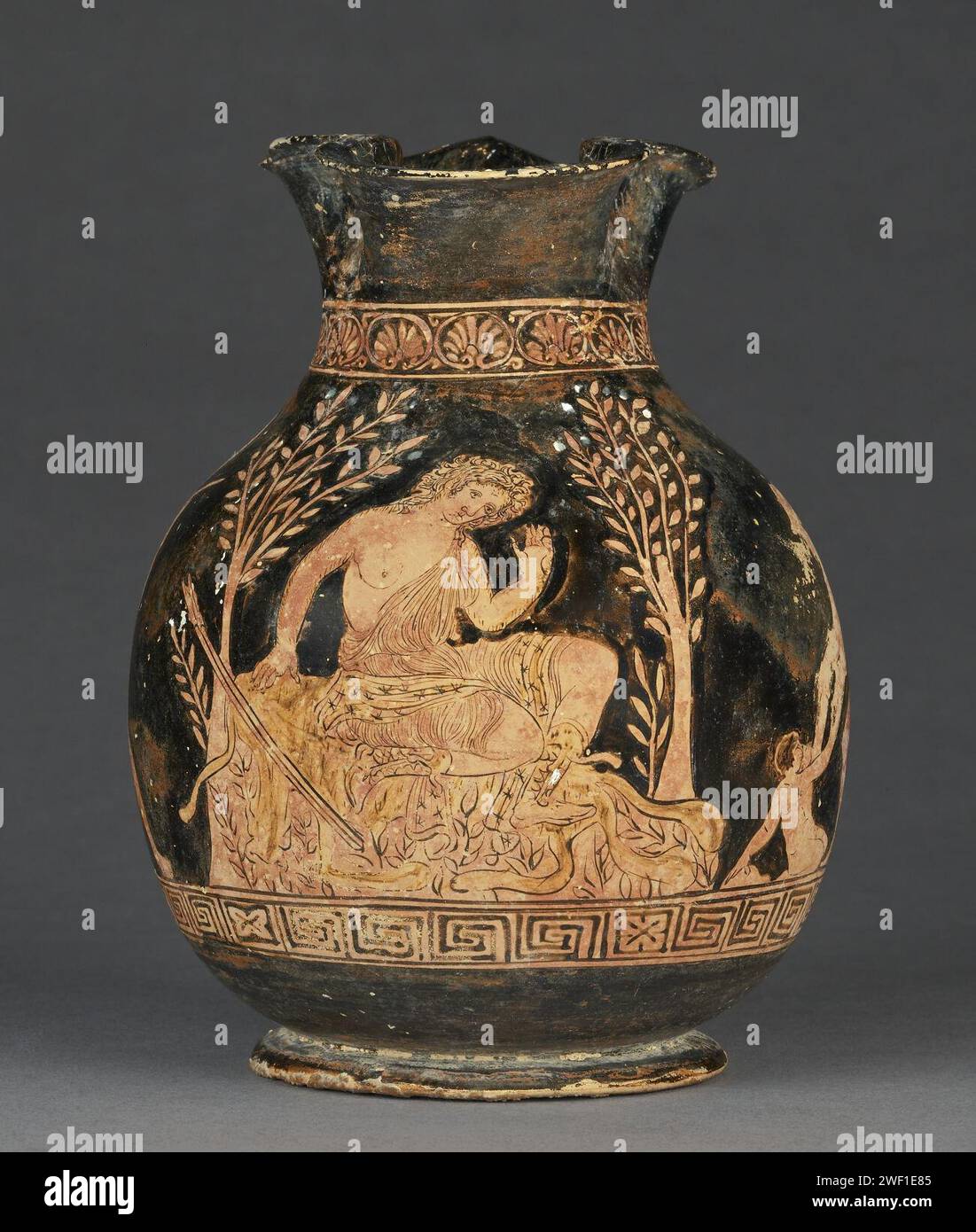Apulian red figure chous shape attributed hi-res stock photography and ...