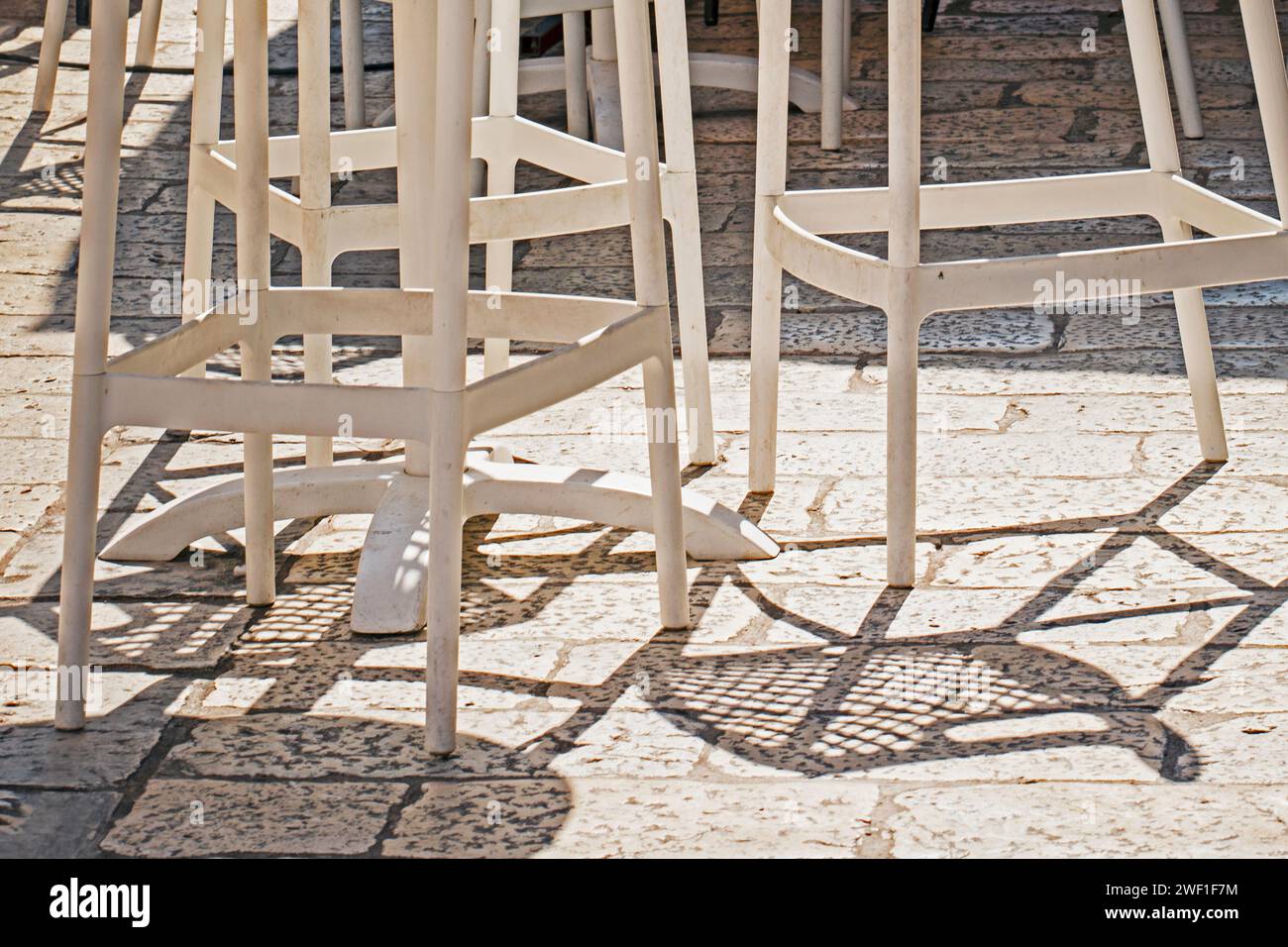 Cafe seating arrangement hi-res stock photography and images - Alamy