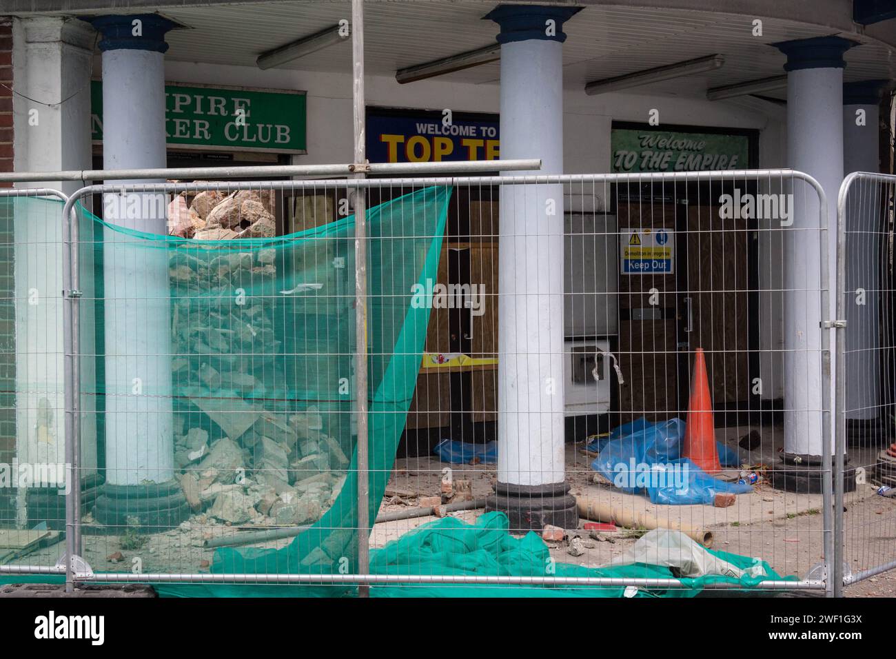 Neath town centre wales hi-res stock photography and images - Alamy