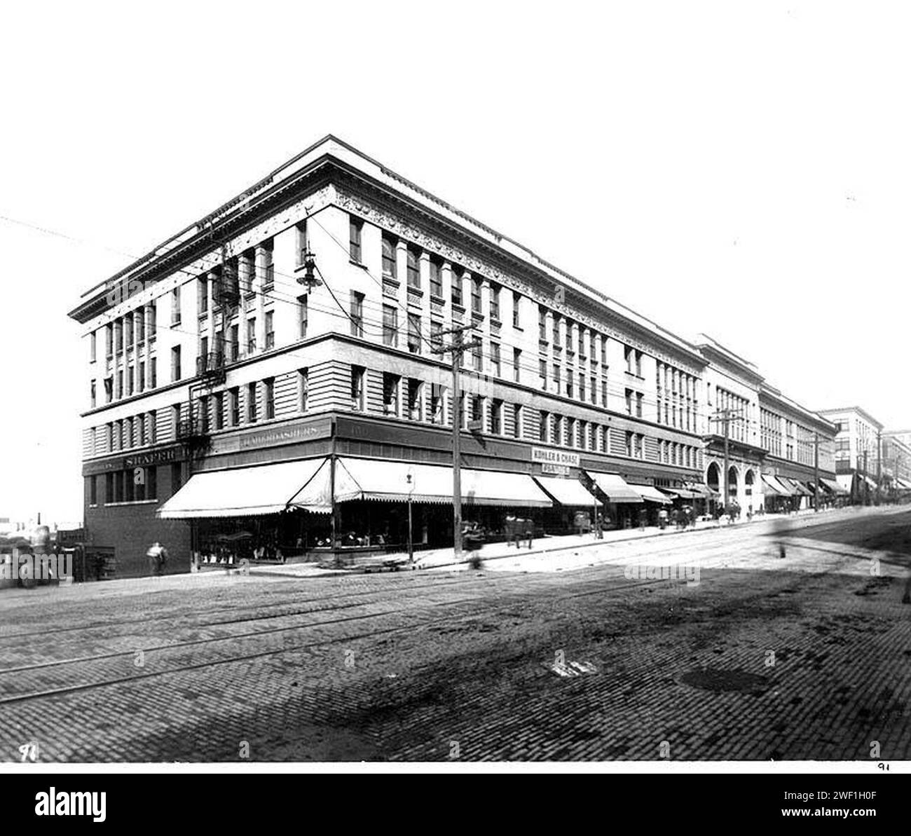 Arcade building Cut Out Stock Images & Pictures - Alamy