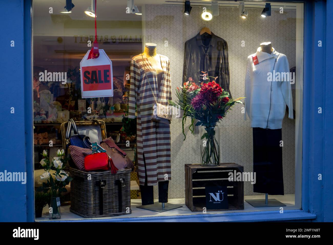 Clothes display hi-res stock photography and images - Alamy