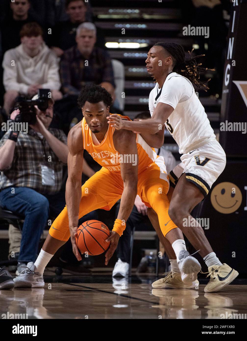 Nashville, Tennessee, USA. 27th Jan, 2024. Tennessee Volunteers forward ...