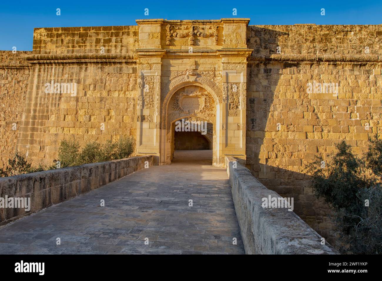 Birgu gate hi-res stock photography and images - Alamy