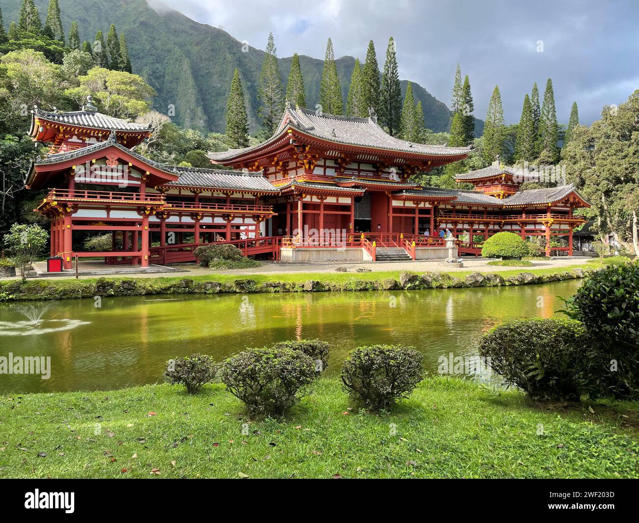 A cloudy day at the beautiful and peaceful Japanese Byodo-in Temple on ...