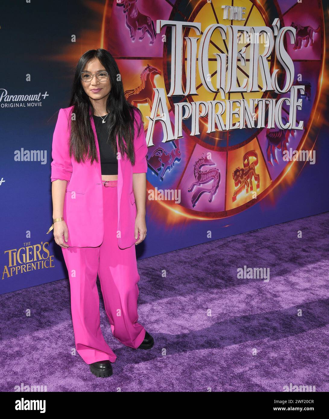 Los Angeles, USA. 27th Jan, 2024. Jennifer Paz arrives at the Paramount ...
