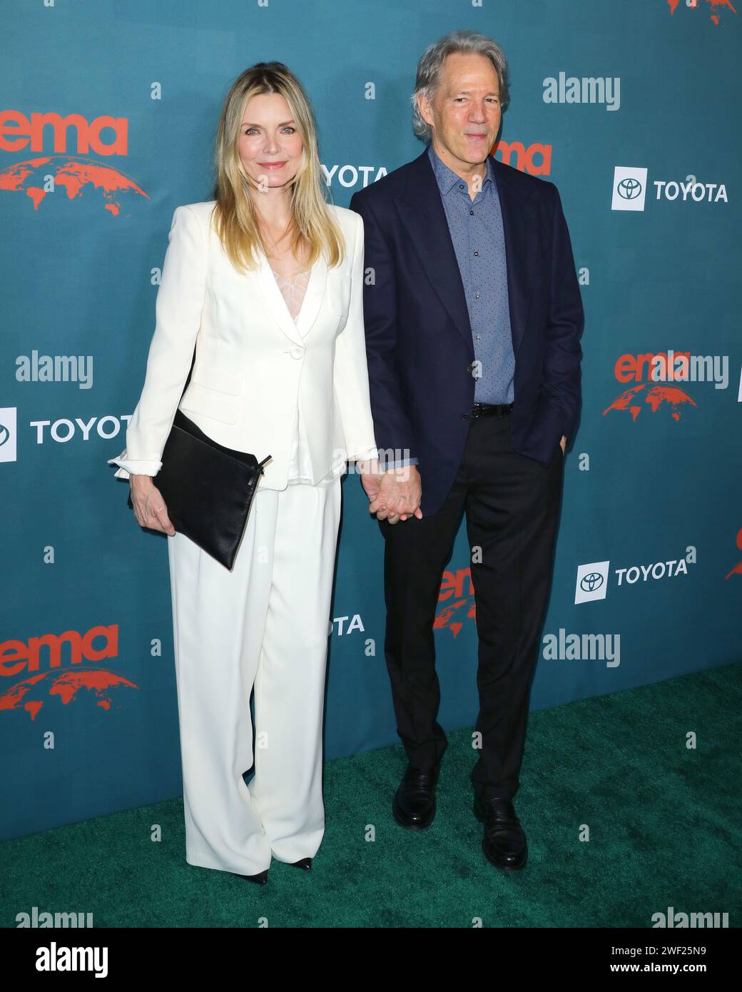 Michelle pfeiffer david e. kelly hi-res stock photography and images ...