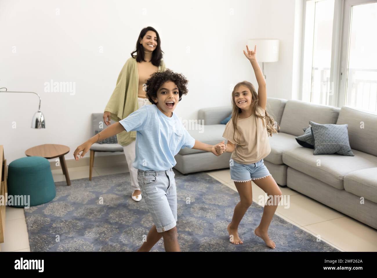 Kids dancing to rock music hi-res stock photography and images - Alamy
