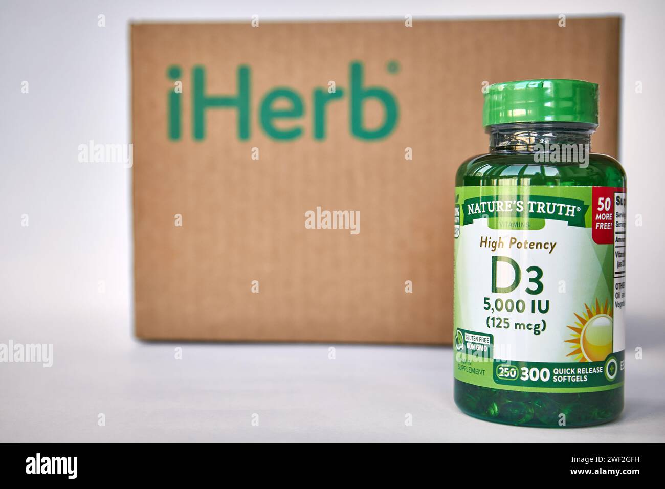 Green jar High Potency Vitamin D3, Nature's Truth Company. Brown ...