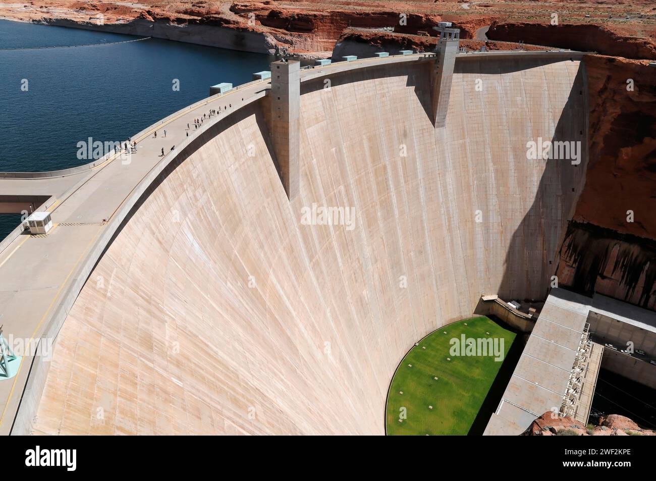 Dam on lake powell hi-res stock photography and images - Alamy