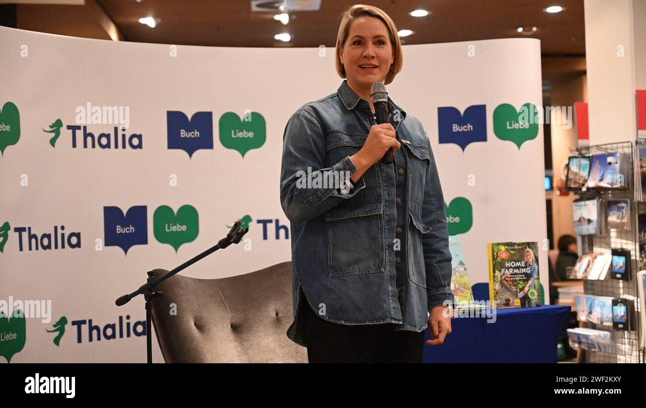 Judith Rakers stellt ihr erstes Kinderbuch Judiths kleine Farm - Kater ...