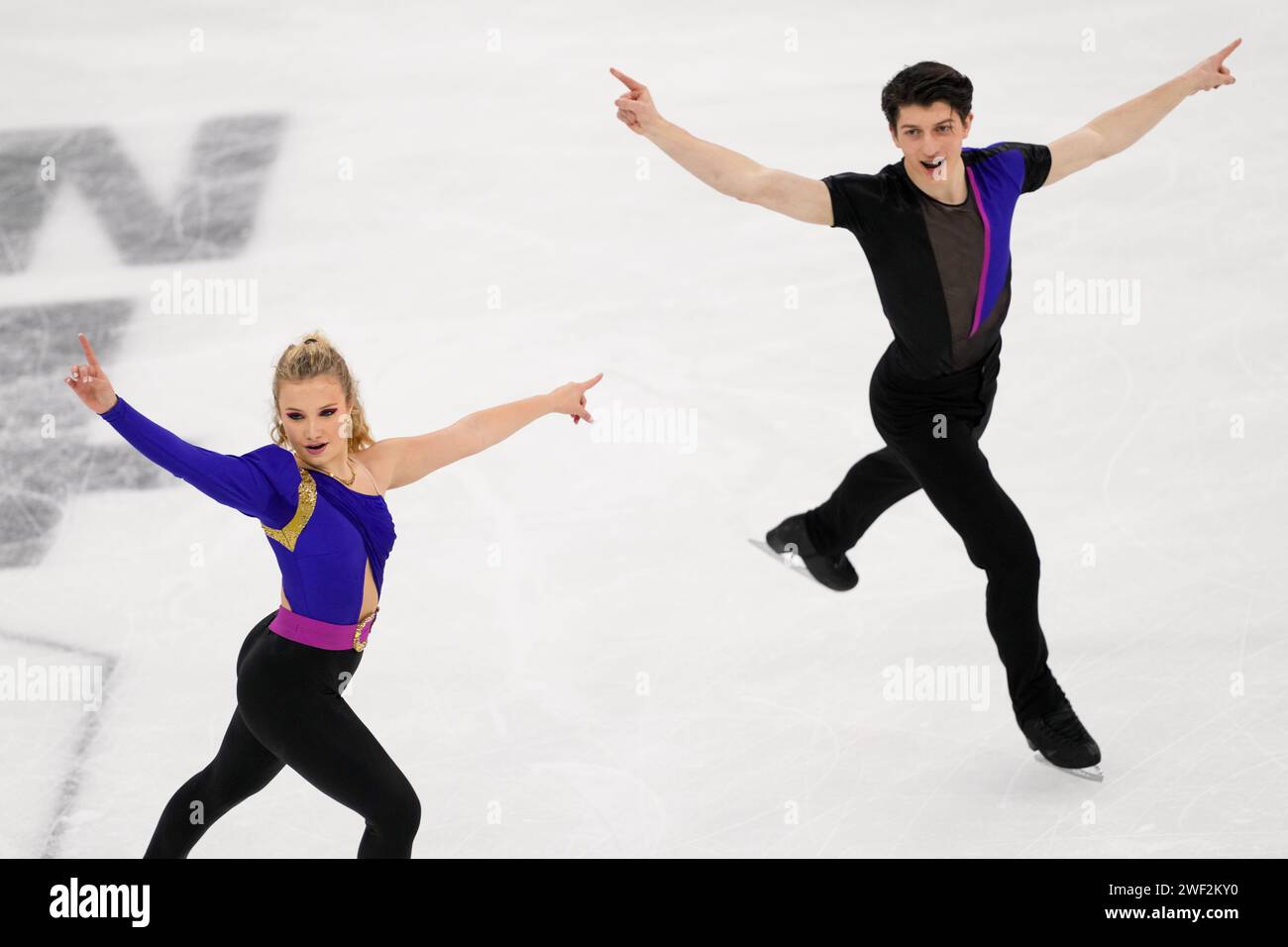 Gangneung, South Korea. 28th Jan, 2024. Ambre Perrier Gianesini (L ...