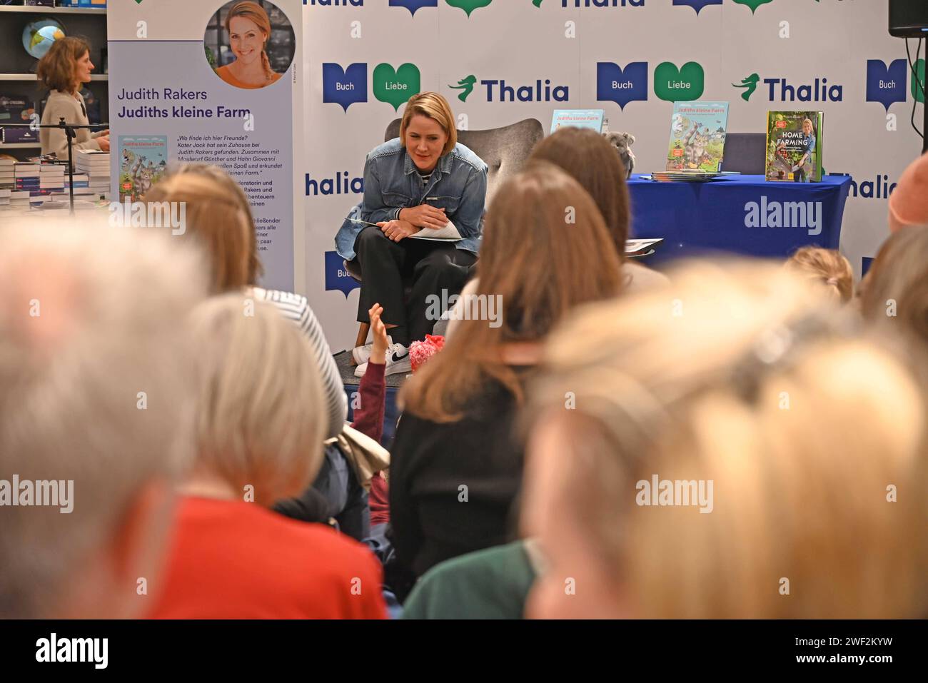 Judith Rakers stellt ihr erstes Kinderbuch Judiths kleine Farm - Kater ...