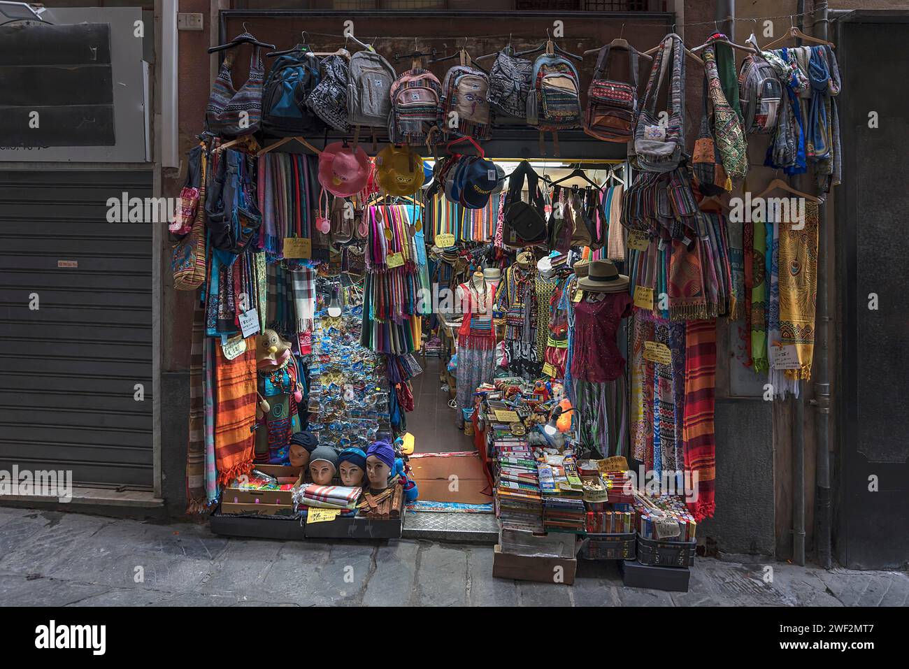 Small shop with textiles and souvenirs in the historic centre, Genoa ...
