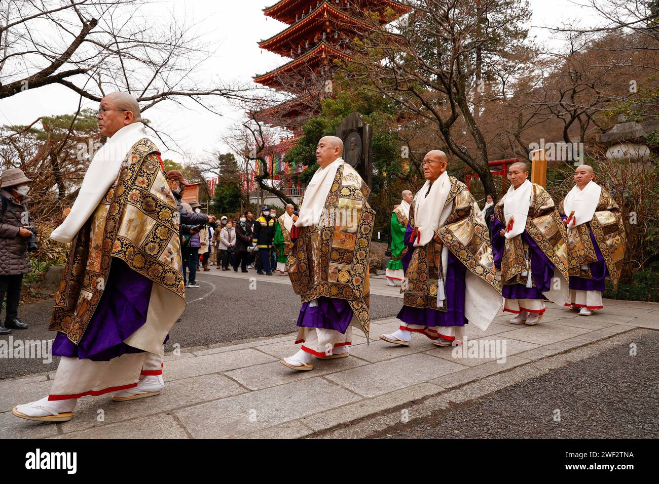 Japanese monks hi-res stock photography and images - Alamy