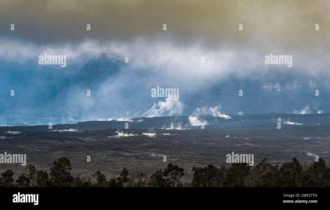 Steam rises from the crater in Hawaii Volcanoes National Park Stock ...