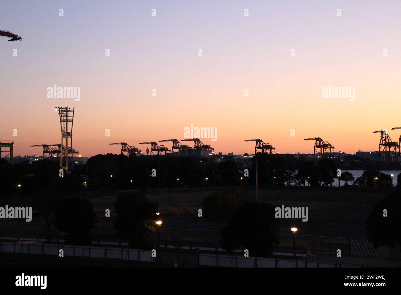 Container ship in tokyo bay hi-res stock photography and images - Alamy
