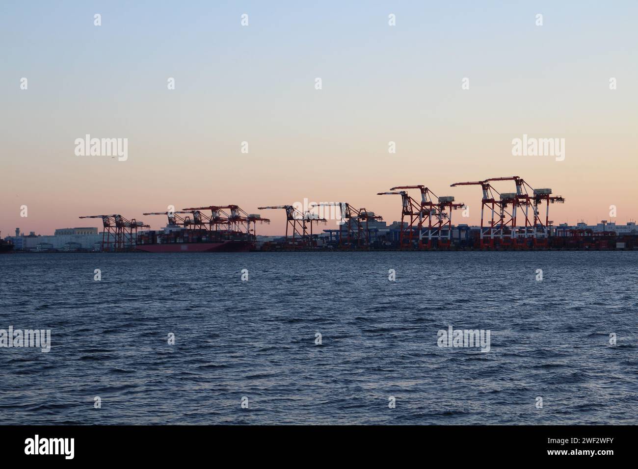 Container ship in tokyo bay hi-res stock photography and images - Alamy