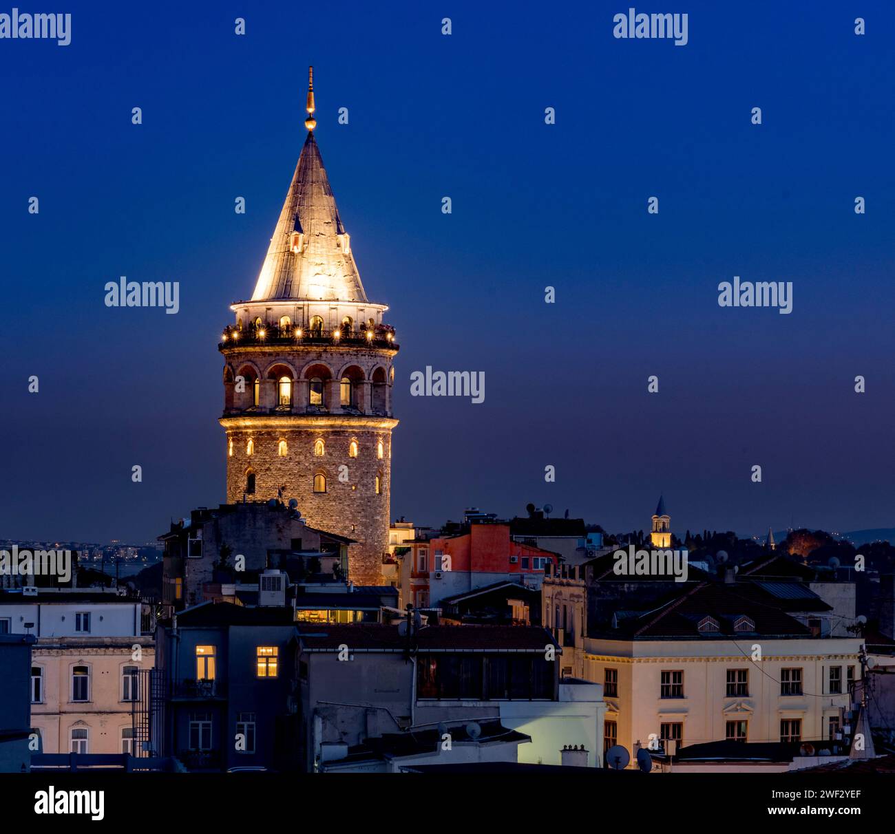 Galata Tower in Istanbul at night Stock Photo - Alamy