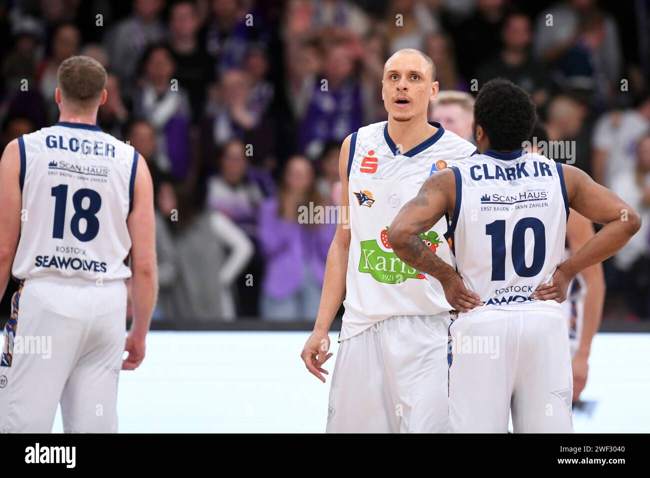 Goettingen, Deutschland. 27th Jan, 2024. Robin Amaize (Rostock ...