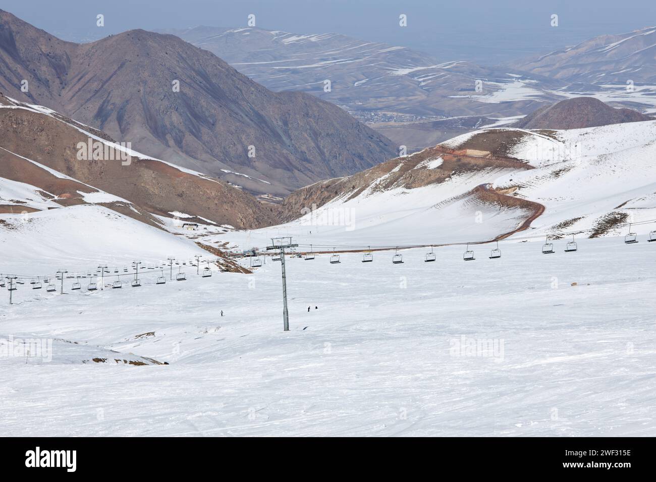 Snowless slope hi-res stock photography and images - Alamy