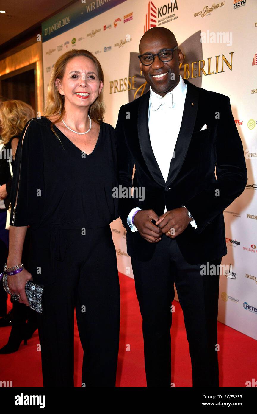 Barbara Slowik und Joe Chialo beim Presseball Berlin 2024 im Titanic ...