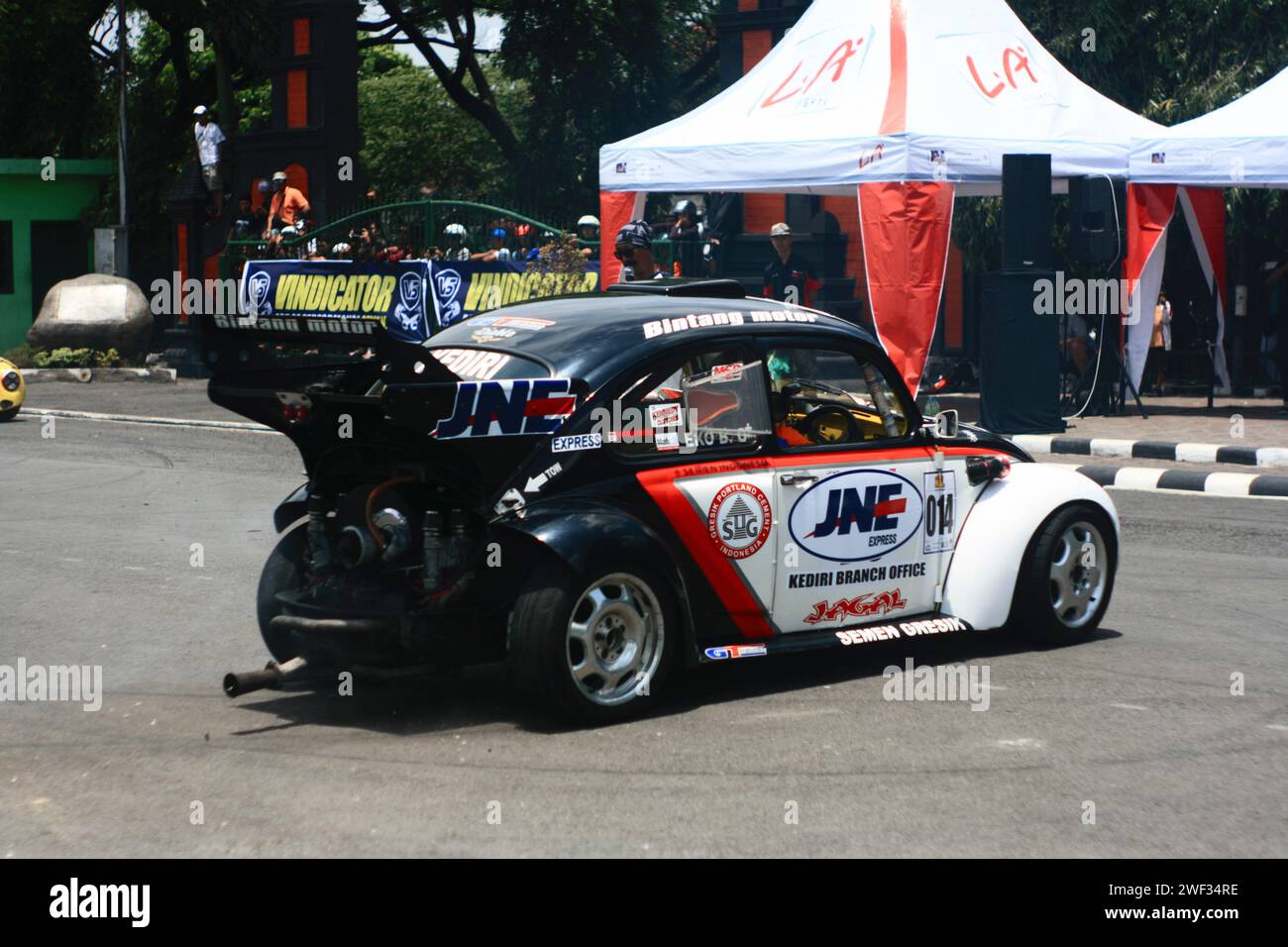 Volkswagen Beetle doing drifting during the VW Indonesia Jamboree ...