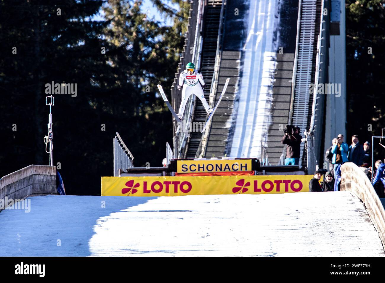 Schonach, Deutschland. 28th Jan, 2024. Letzter Sprung von Fabian Riessle #10 GER, FIS Weltcup ...