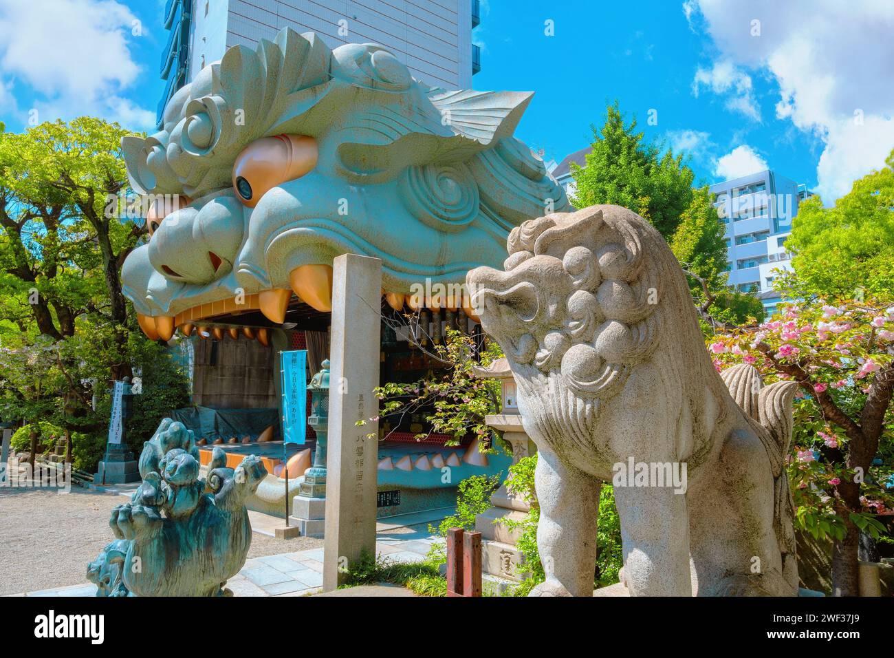Namba yasaka jinja shrine hi-res stock photography and images - Alamy