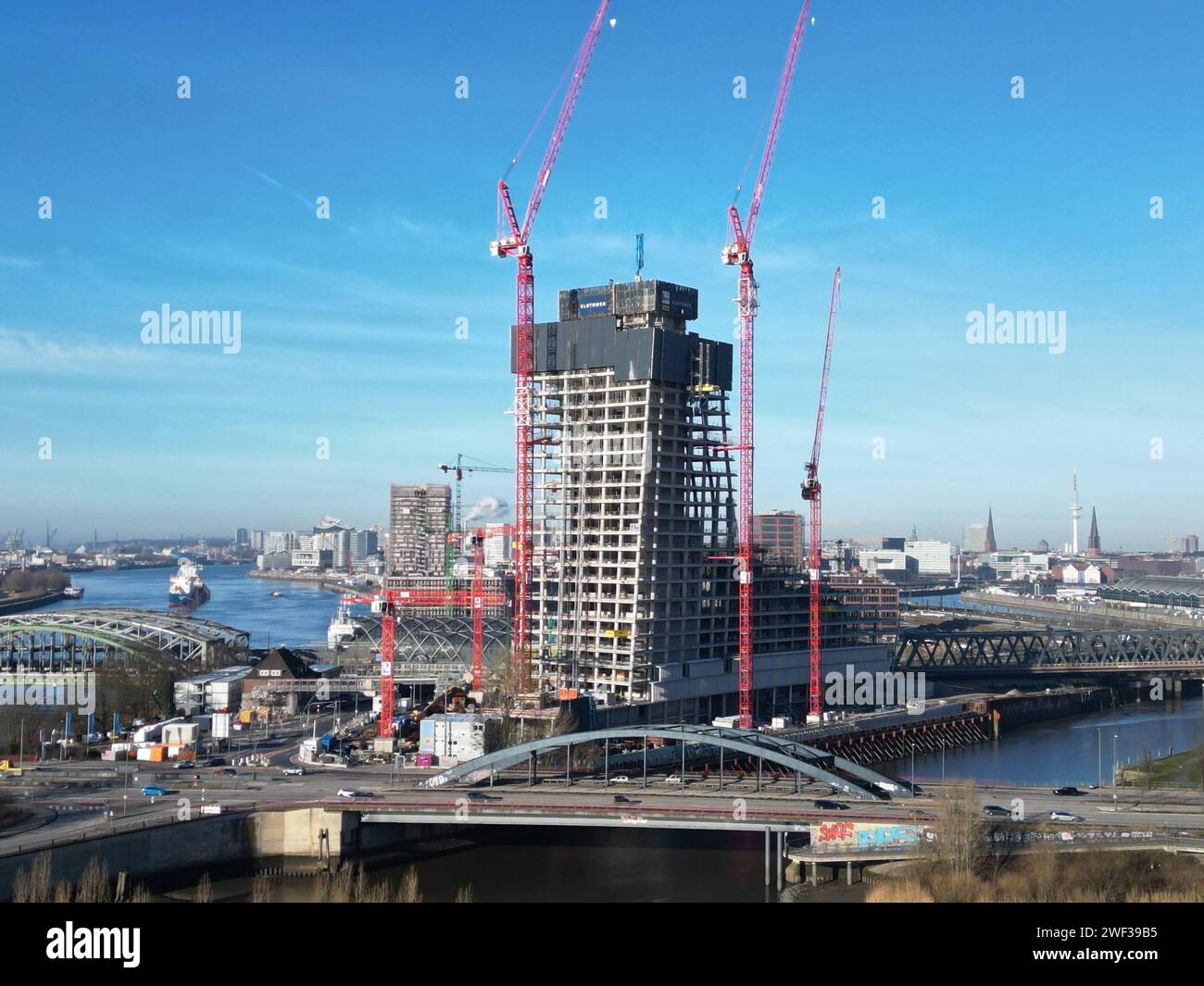 Elbtower an den Elbbrücken, Hamburg 28.1.2024 Norderelbe ...