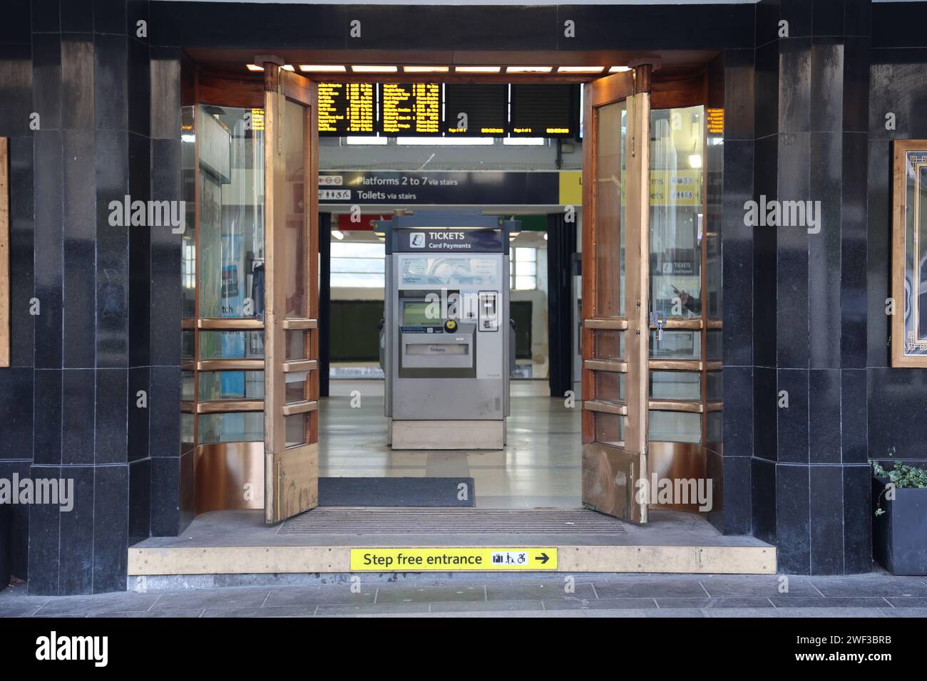 Richmond station art deco doors Stock Photo - Alamy