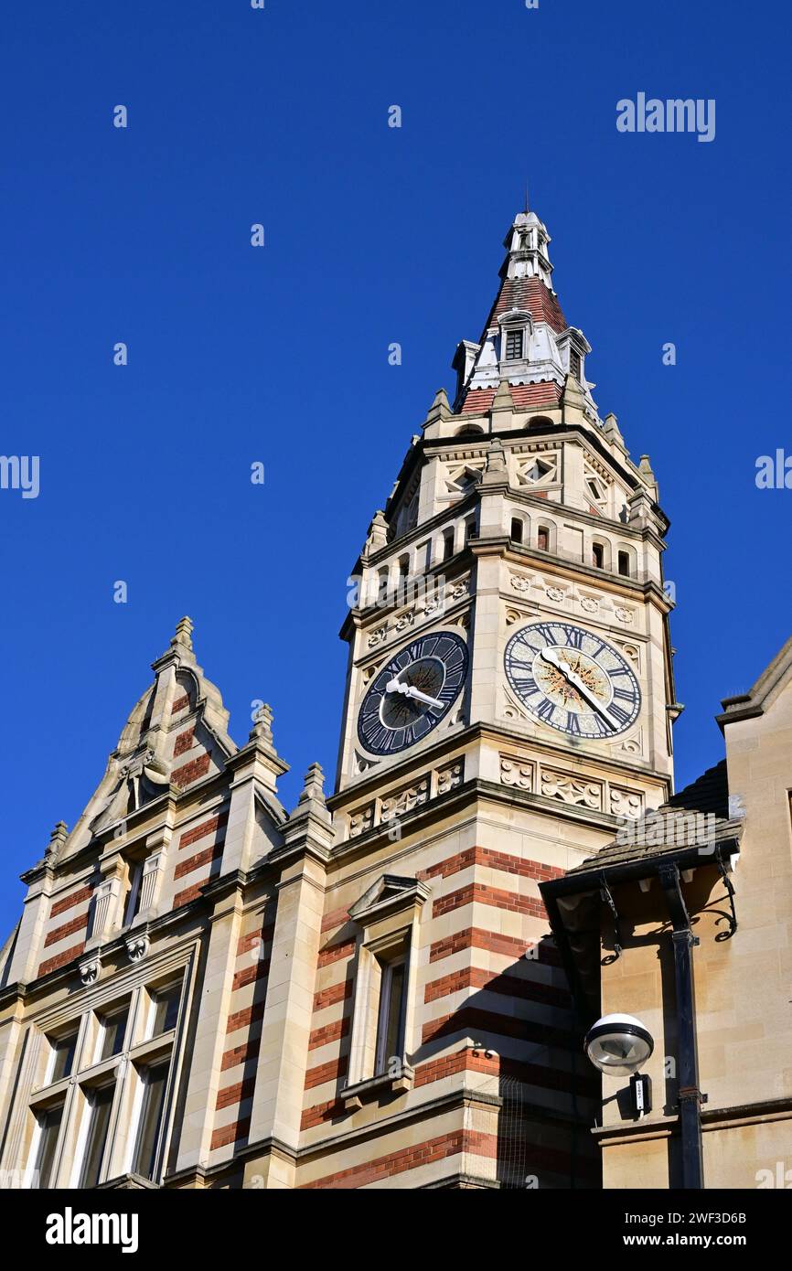 Clock Tower on Lloyds Bank Building, Sidney Street, Cambridge, England ...
